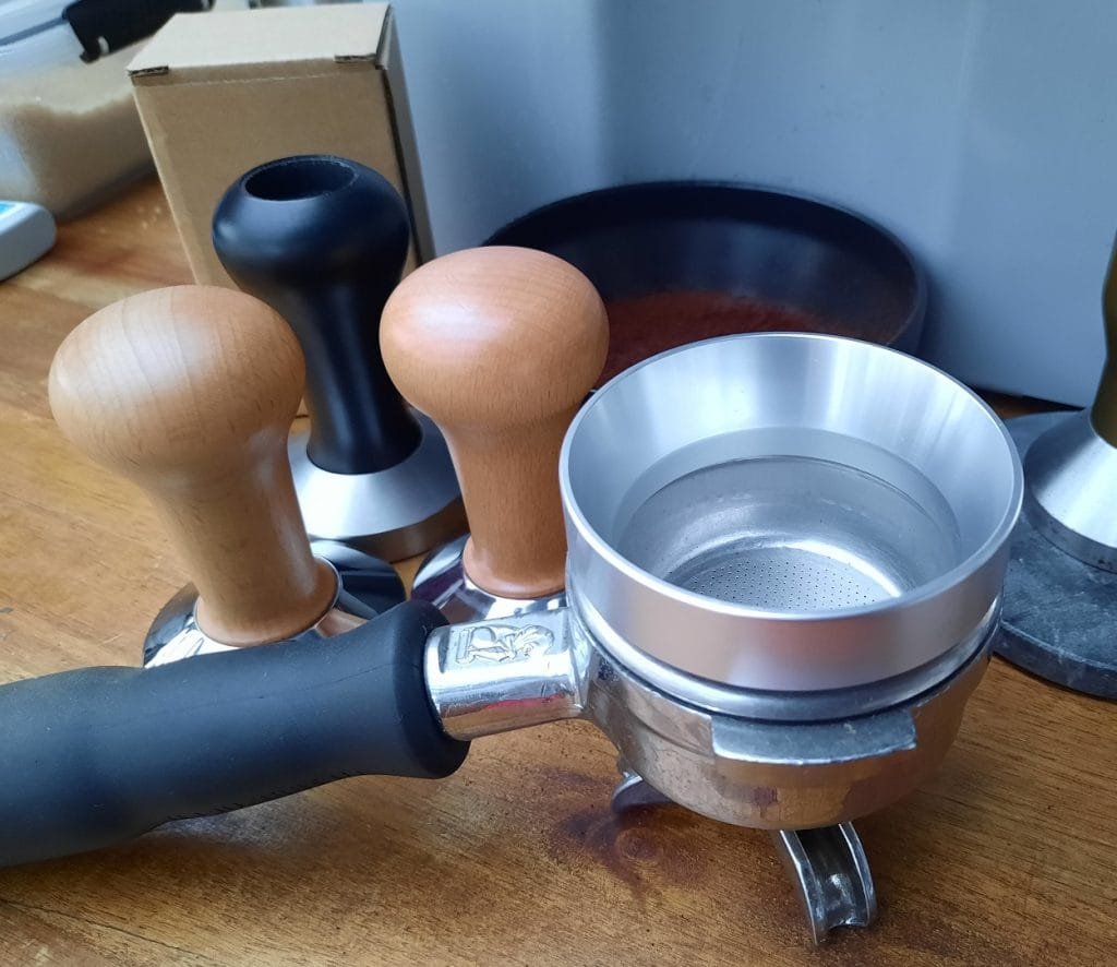 Coffee Grind Catcher – Izon Coffee Roastery